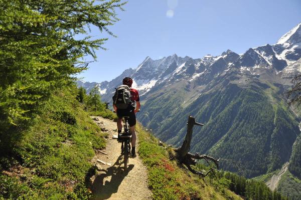 Lötschentaler Höhenweg und Anenhütte: Aktuelle Verhältnisse vom 26.06. ...