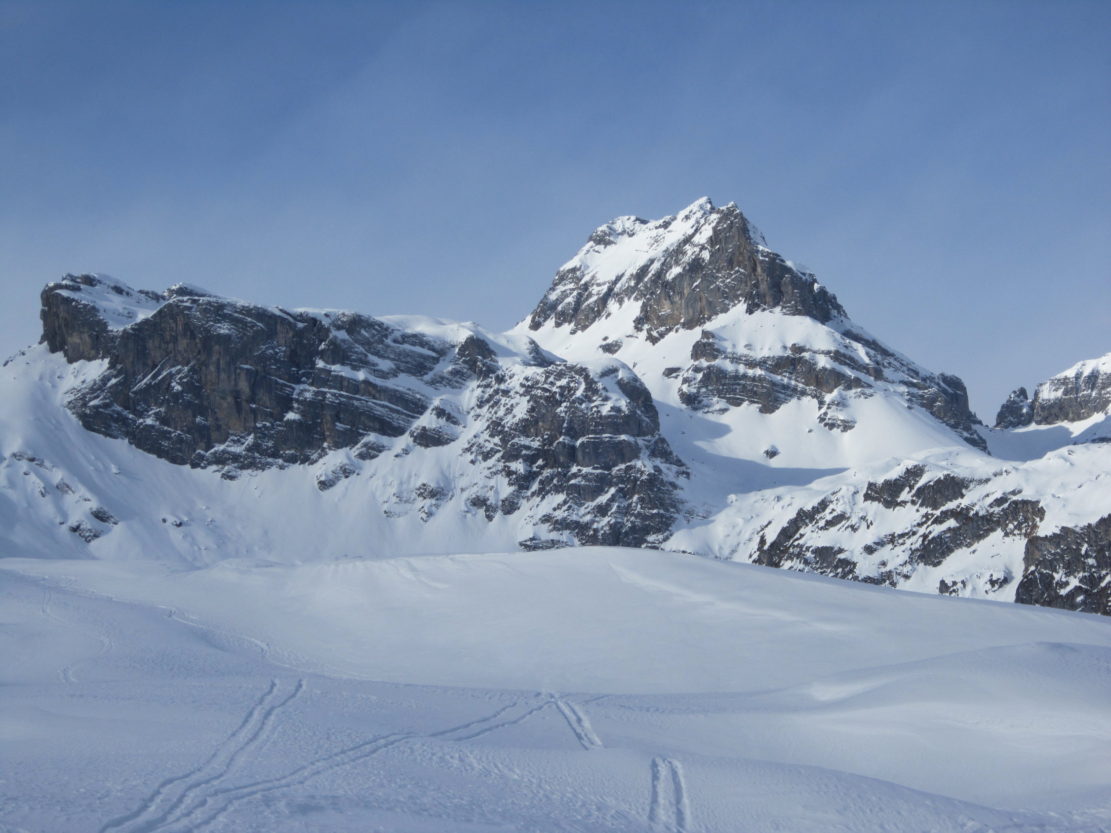 Glatten (2504m): Aktuelle Verhältnisse vom 15.02.2015 auf der Route: Vom Sali (Bisistal) für die ...