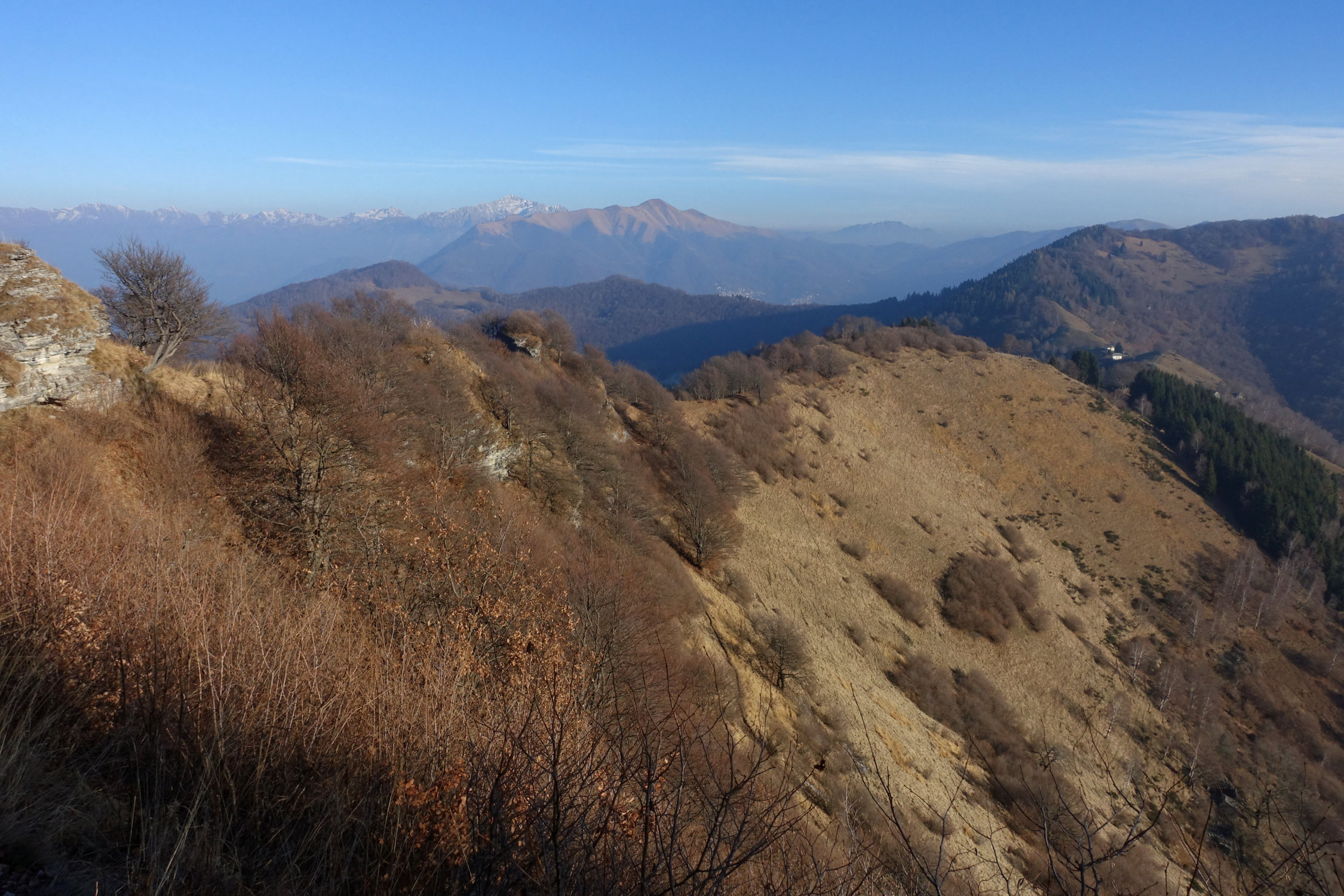 Monte Bisbino, Sasso Gordona (1410m) (1410m): Aktuelle Verhältnisse vom ...